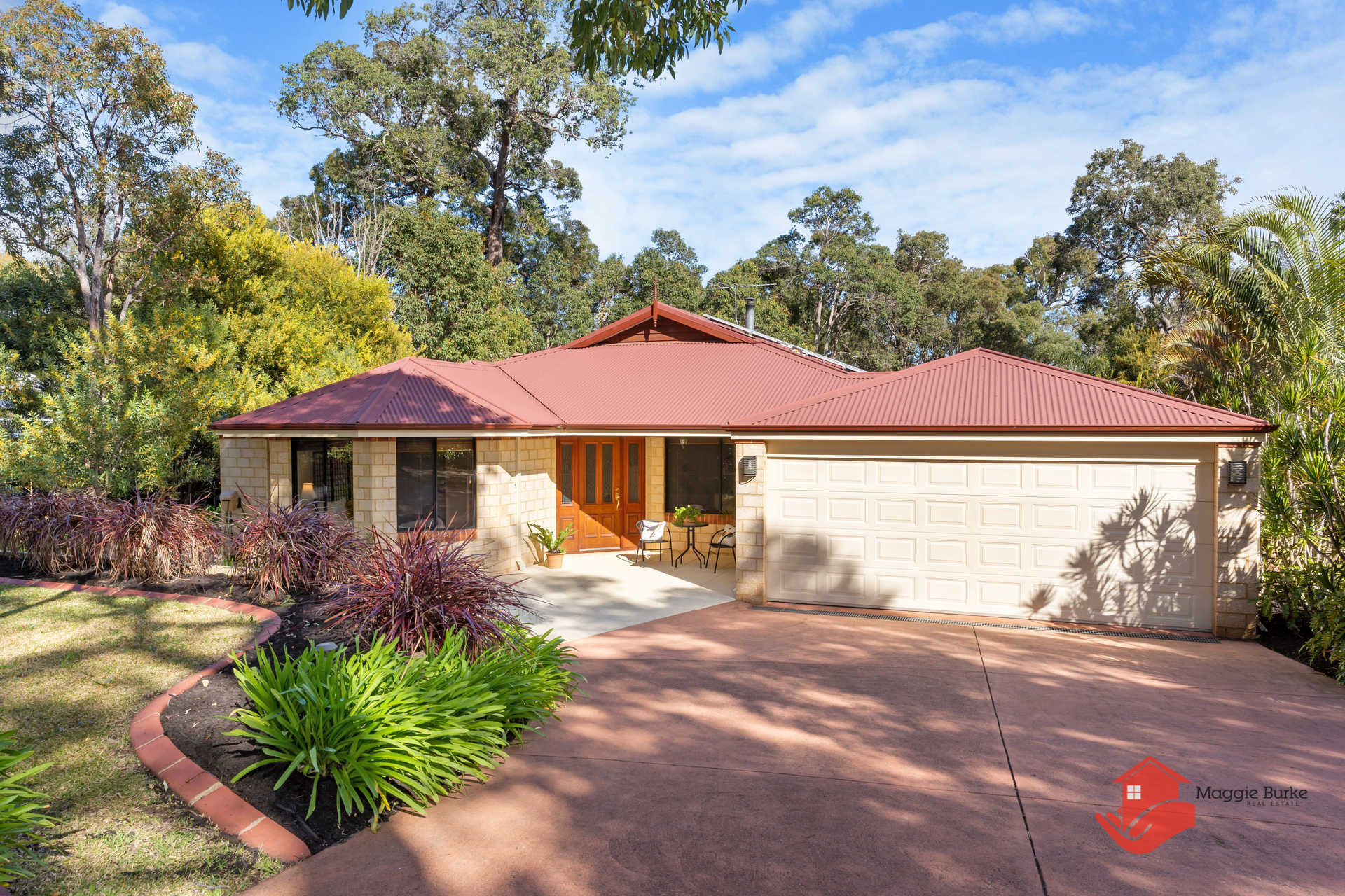 17 Kobus Heights, Roleystone WA 6111 | Maggie Burke Real Estate